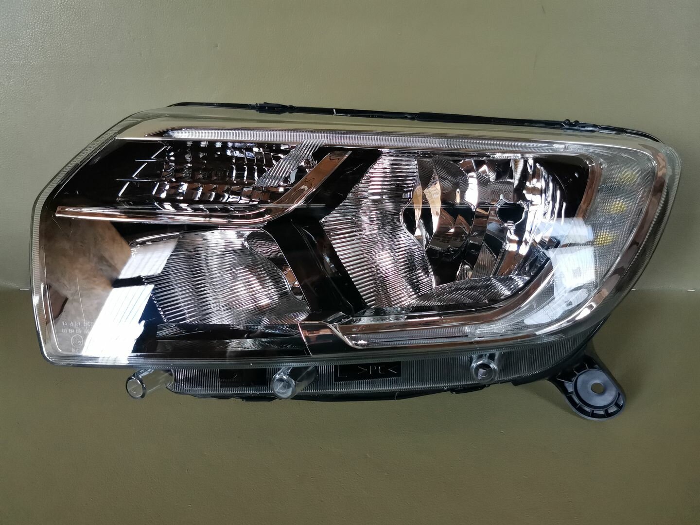 Фара левая с корректором для Renault Logan 2 (2018-н. в.) AD07-LOG18-001EL