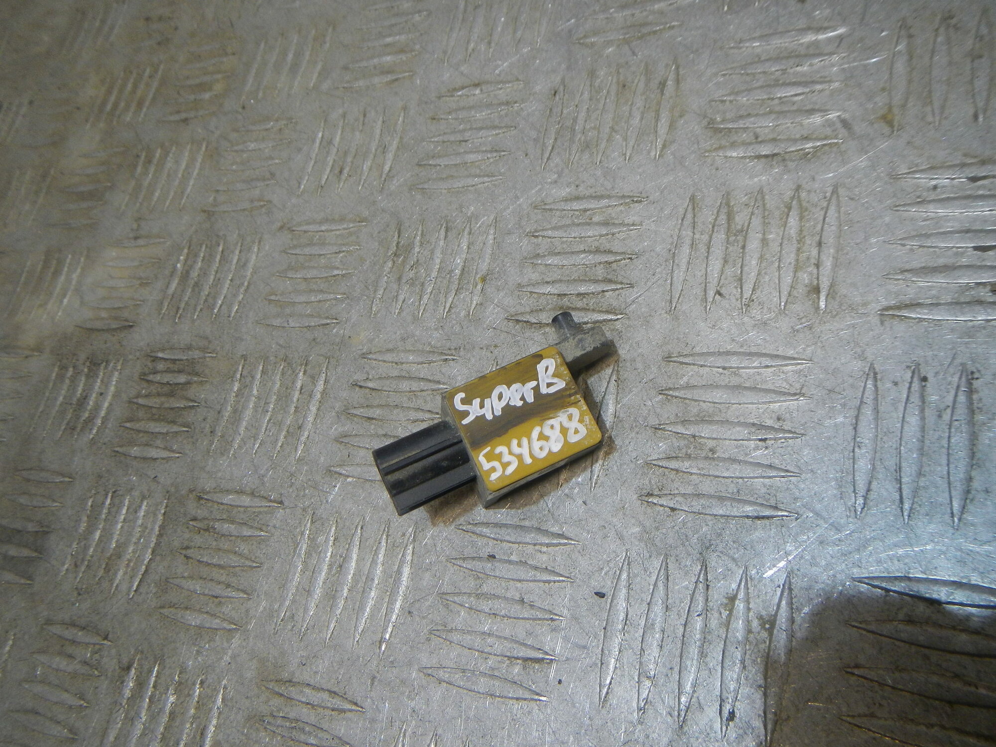 Б/У Датчик, Skoda (Шкода)-SUPERB (3T) (08-) SKODA SUPERB (3T) (08-) Датчик поперечного ускорения -датчик удара- Без видим...