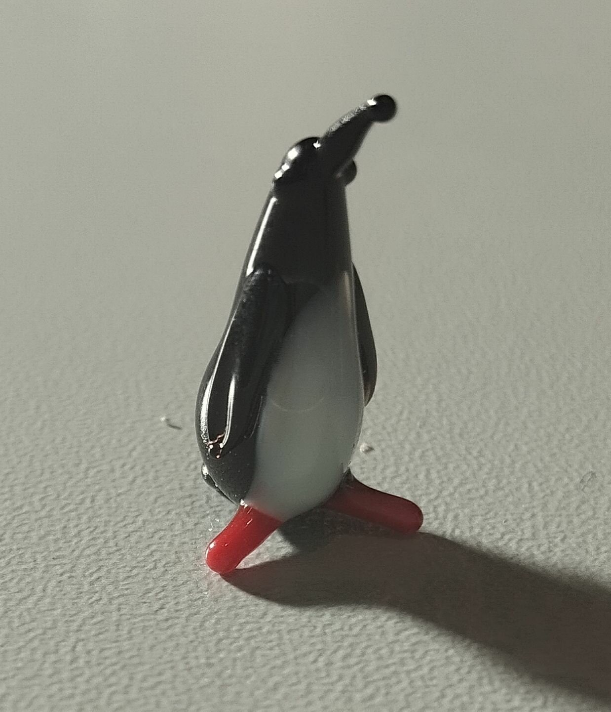 Стеклянная микро фигурка пингвин