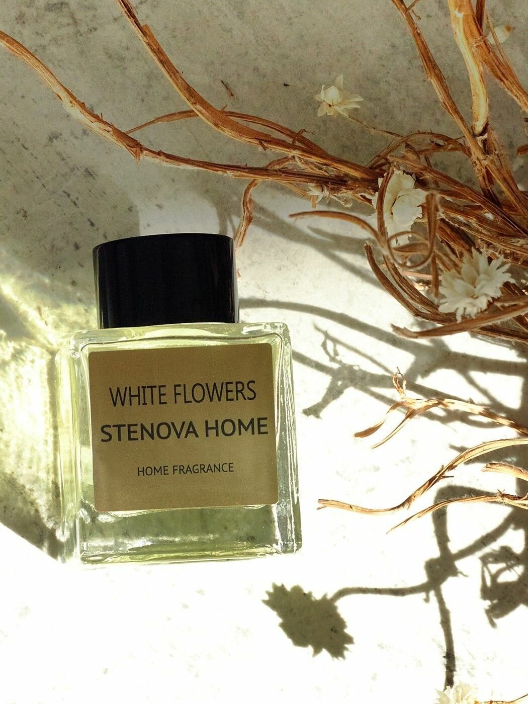 Аромадиффузор с палочками белые цветы 100 мл. STENOVA HOME
