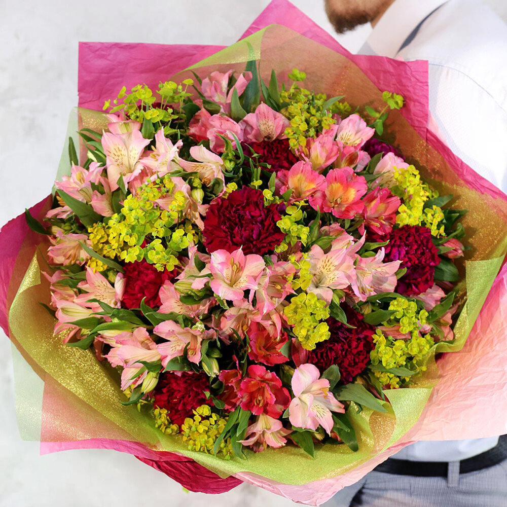 Букет Букет Маркет "Альстромерии, гвоздики, фисташка", подарочный, 45см, 1шт