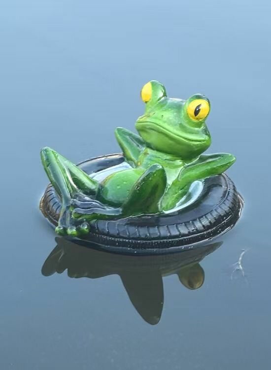 Фигурка садовая "Лягушки", для пруда, плавающая, полиэфирная смола, 1 шт, зеленая