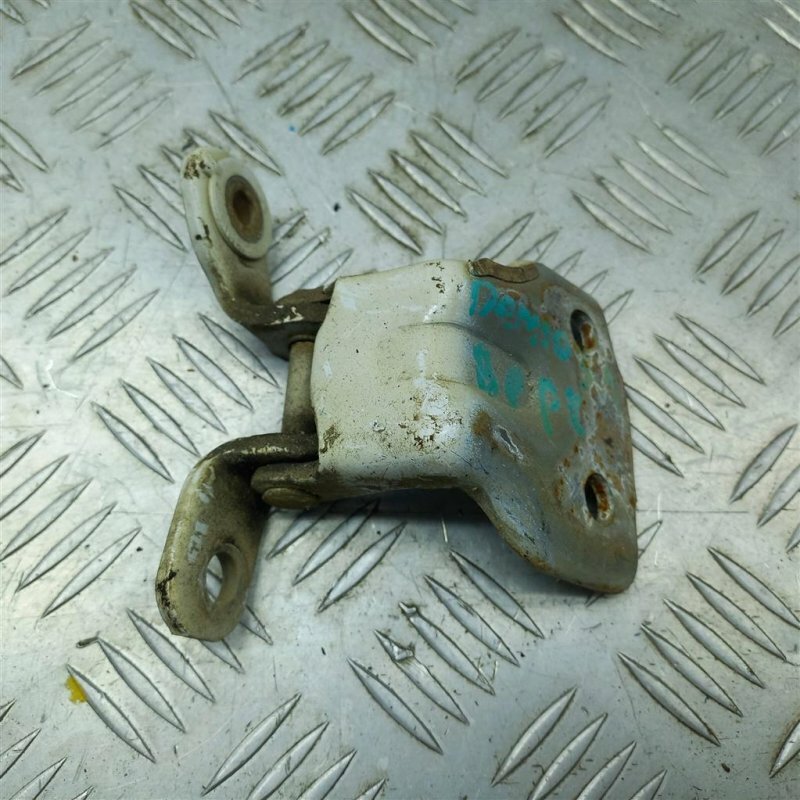 Б/У Петля двери задней левой верхняя Mazda Demio 1 DW3W / Мазда Демио 1 DW3W 1.3 1999