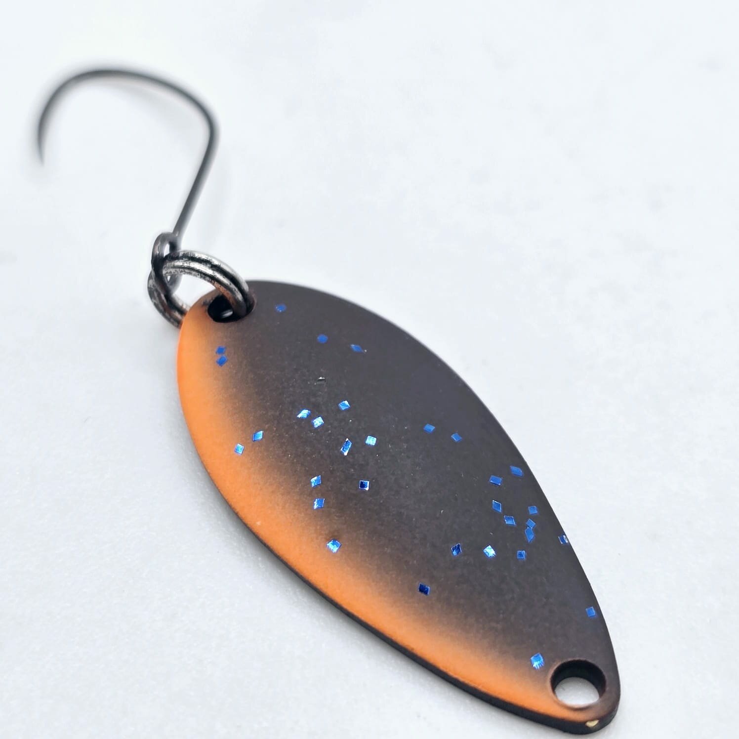 Блесна Yarie "Pirica" вес 2,6 грамма, цвет E67, безбородый крючок, для ловли форели