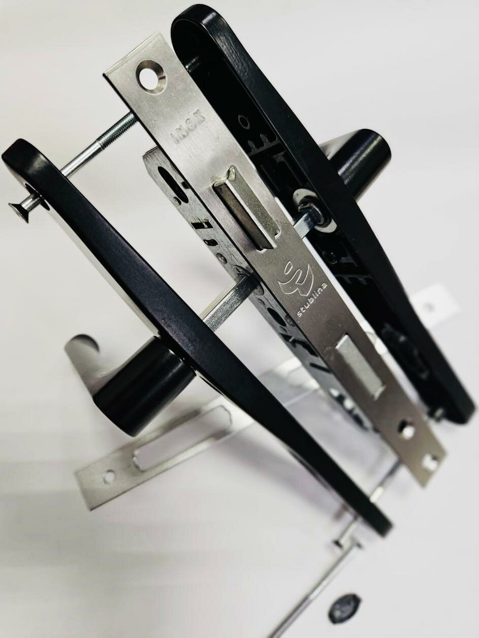 Комплект замок и ручка на калитку с ответной планкой (ручка STUBLINA 1177.00, черная, ral 9005 + замок STUBLINA)