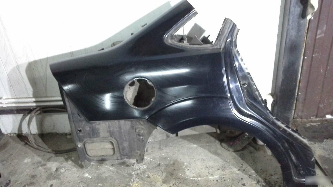 Крыло заднее правое седан черное Форд Фокус 2 1528981