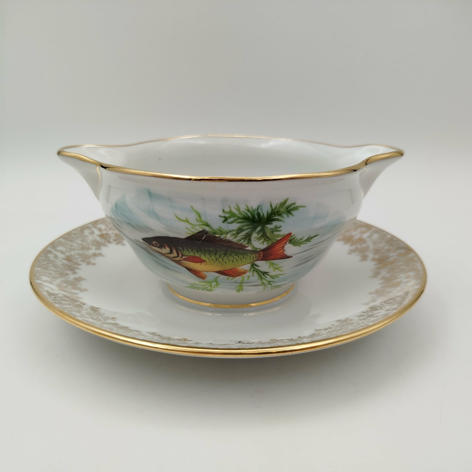Соусник, украшенный изображением различных рыб, LF, фарфор, деколь, золочение