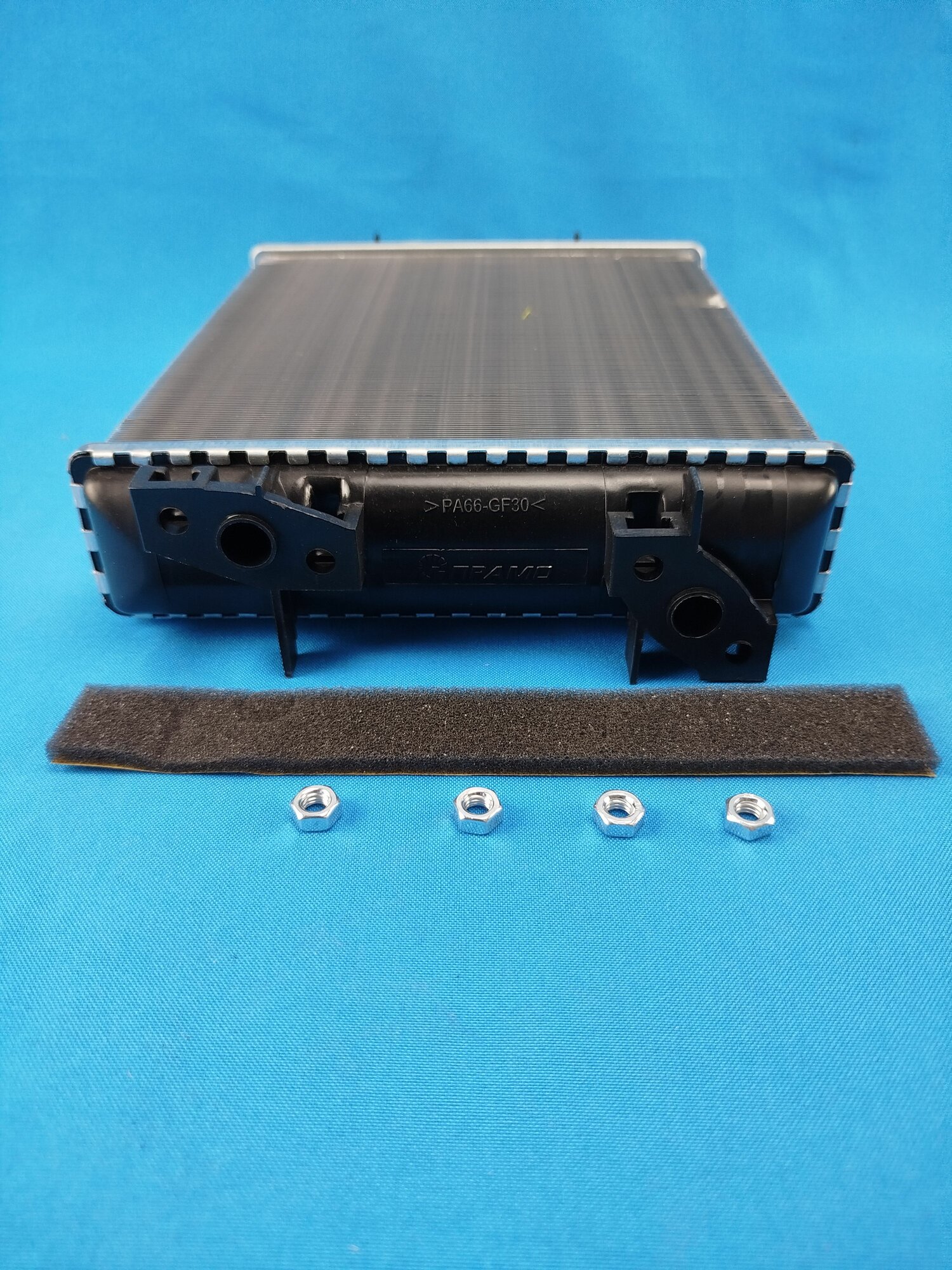 Радиатор отопления "прамо" для автомобилей ВАЗ 2105, Нива, Ока