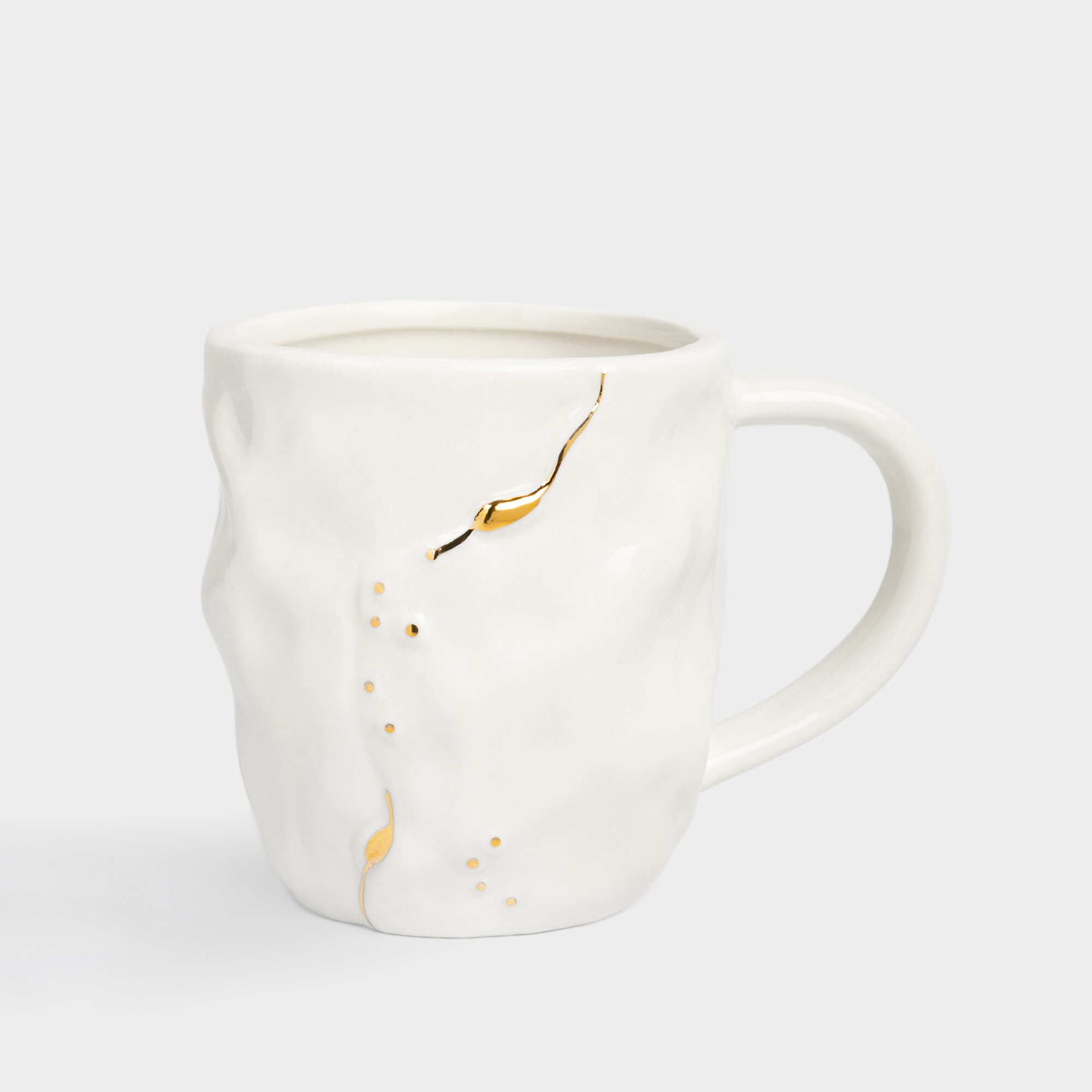 Кружка, 370 мл, фарфор P, молочно-золотистая, Мятый эффект, Crumple