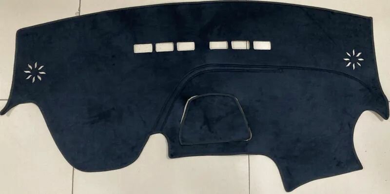 Накидка на панель приборов Renault Kaptur(2016-2019, алькантара, нескользящая основа)