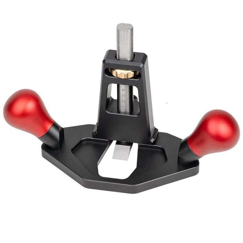 Ручной фрезер для деревообработки