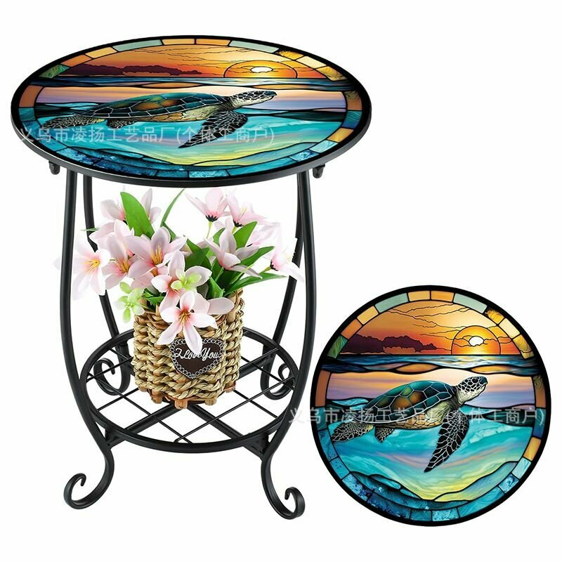 Маленький мозаичный декоративный столик для двора
