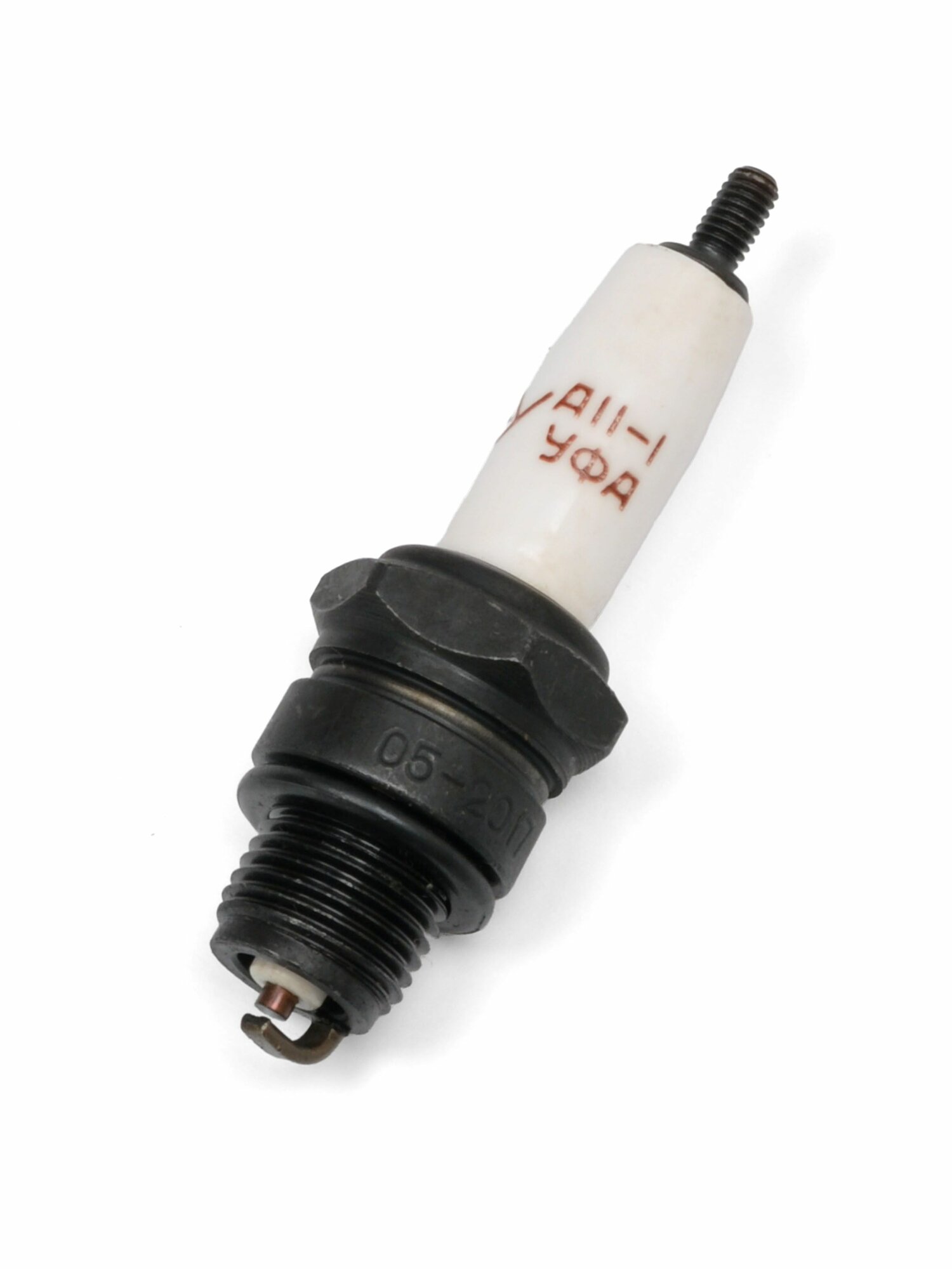 Свеча зажигания для ГАЗ 53, 3307, УАЗ А-11-1с короткой юбкой (0,85)