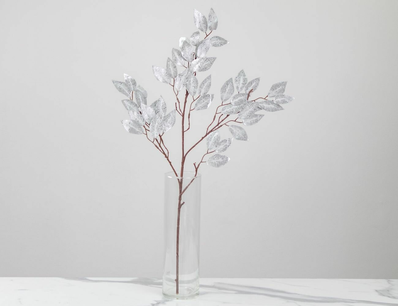 Декоративная ветка морозная листва (овальные листья), серебряная, 72 см, Kaemingk 220533-1