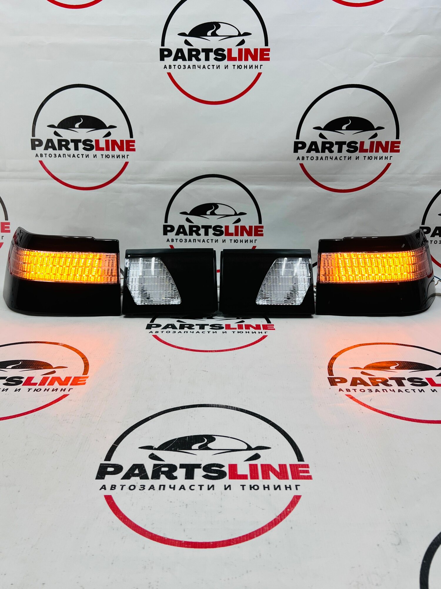 Задние фонари ВАЗ 2110, 2112 клюшки FULL LED черно-белые, комплект