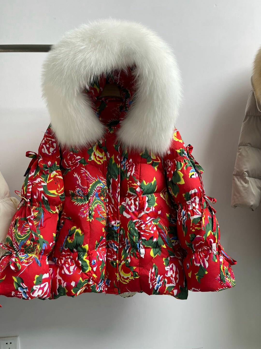 Ремешок-бабочка, зимняя новинка 2025 года, высококачественный меховой воротник из лисьего меха, гусиный пух, толстое теплое женское пальто