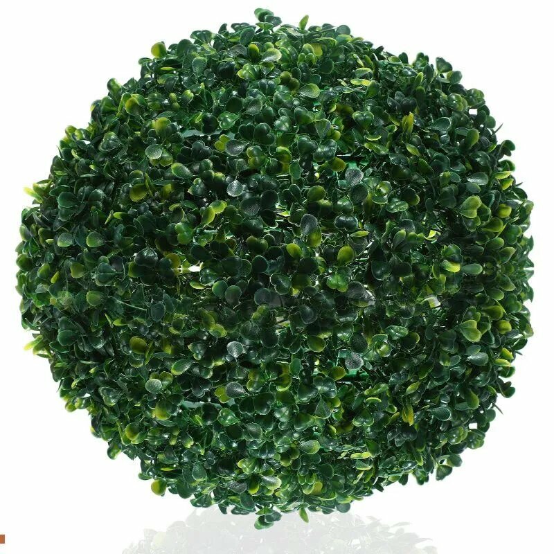 Топиарная фигура из искусственной травы