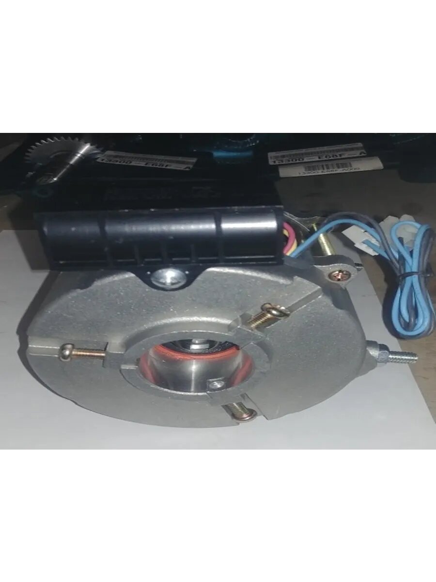 Двигатель эл. переменного тока QE-120D , шт