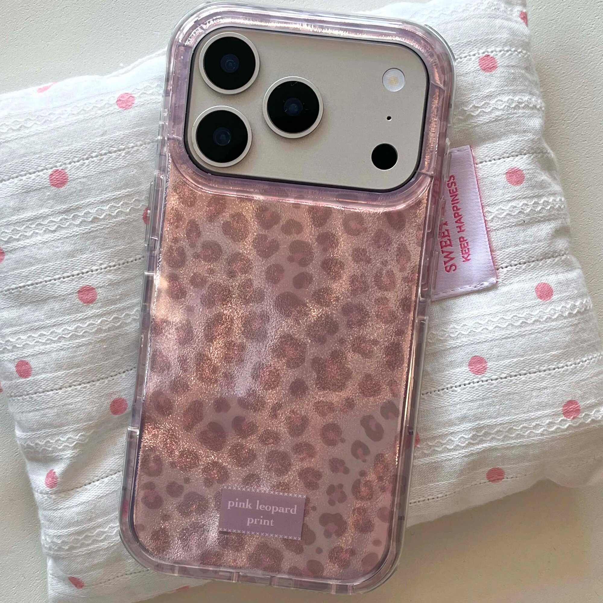 Чехол для iPhone 17 Pro розовый леопард