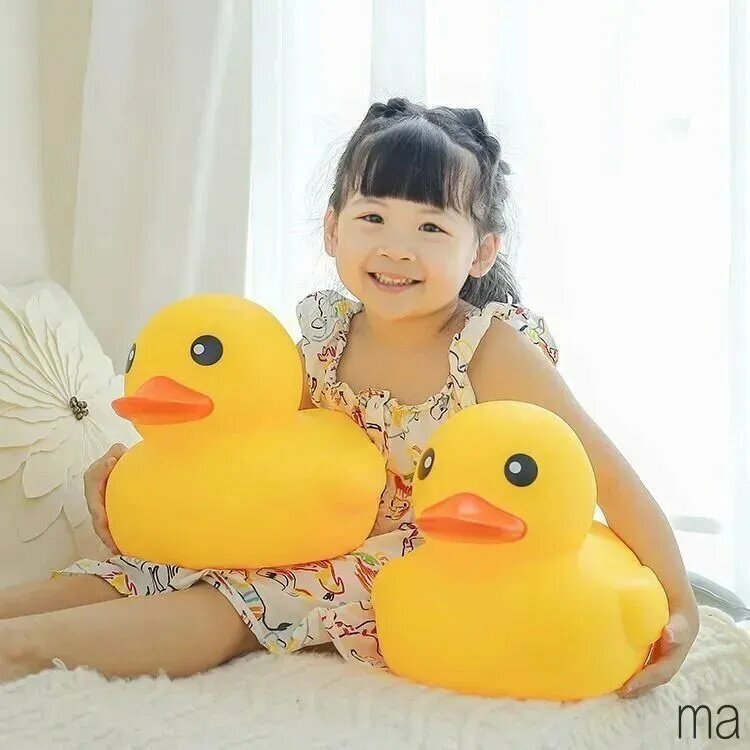 Большая резиновая уточка 20 см - 1 шт для купания в ванной и интерьера