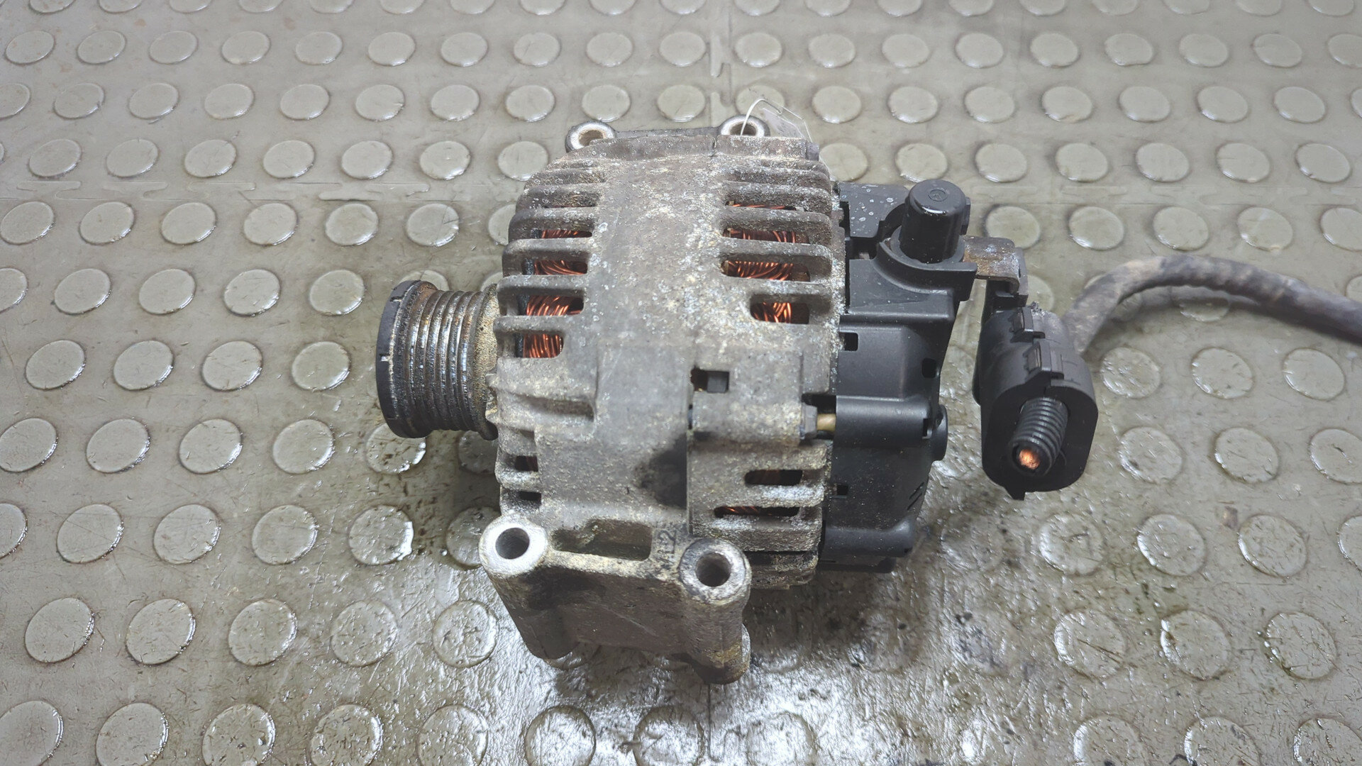 Генератор Mercedes C W204 Б/У