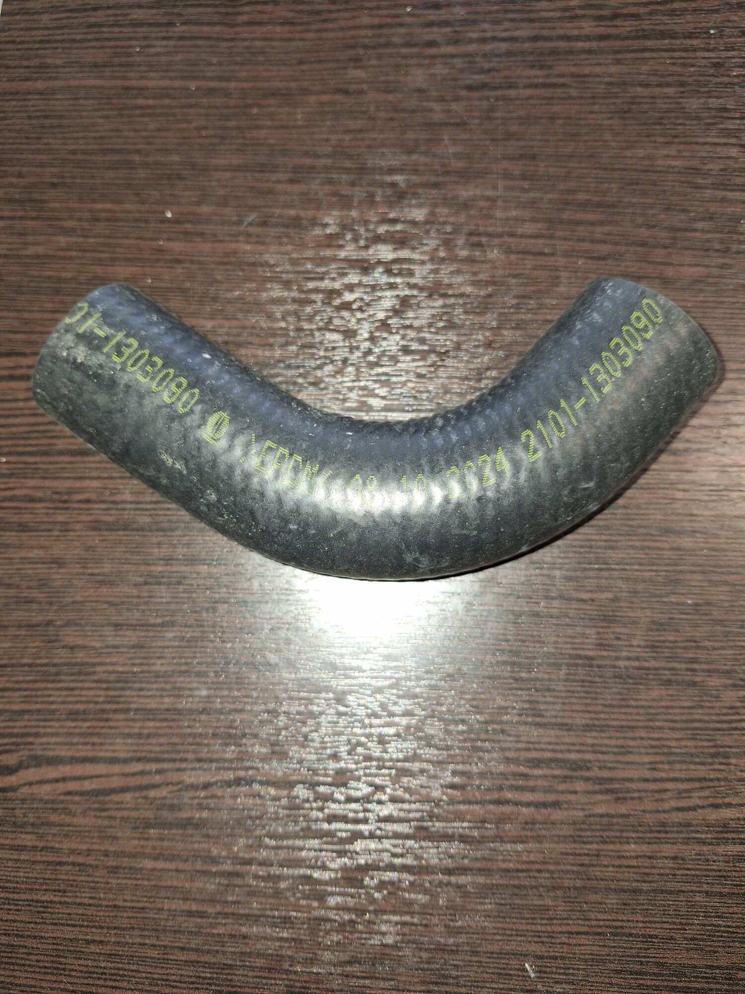 Патрубок радиатора уголок для а/м ВАЗ 2101-2107, Ока, Нива 2121, 21213,21214, Урбан, Легенд.