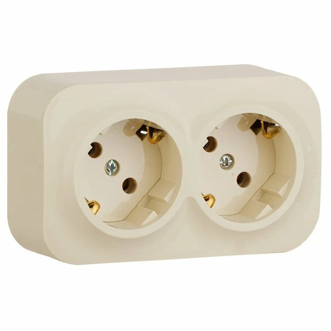 Розетка Legrand Quteo двухместная с заземлением слоновая кость
