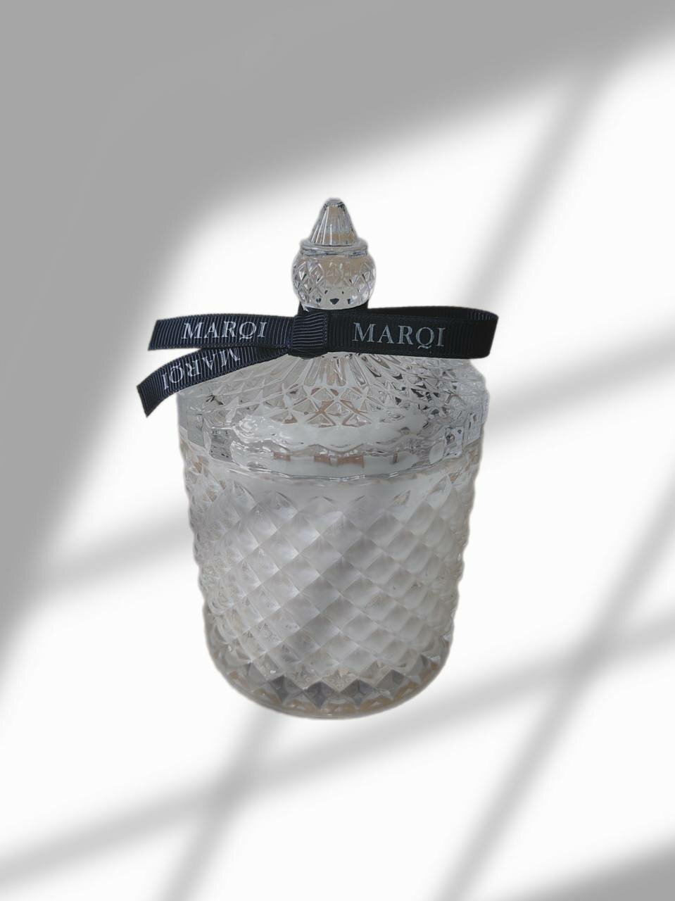 Свеча ароматическая MARQI "Ветивер, лимон, бергамот" из кокосово-соевого воска с деревянным фитилем с треском, 300мл