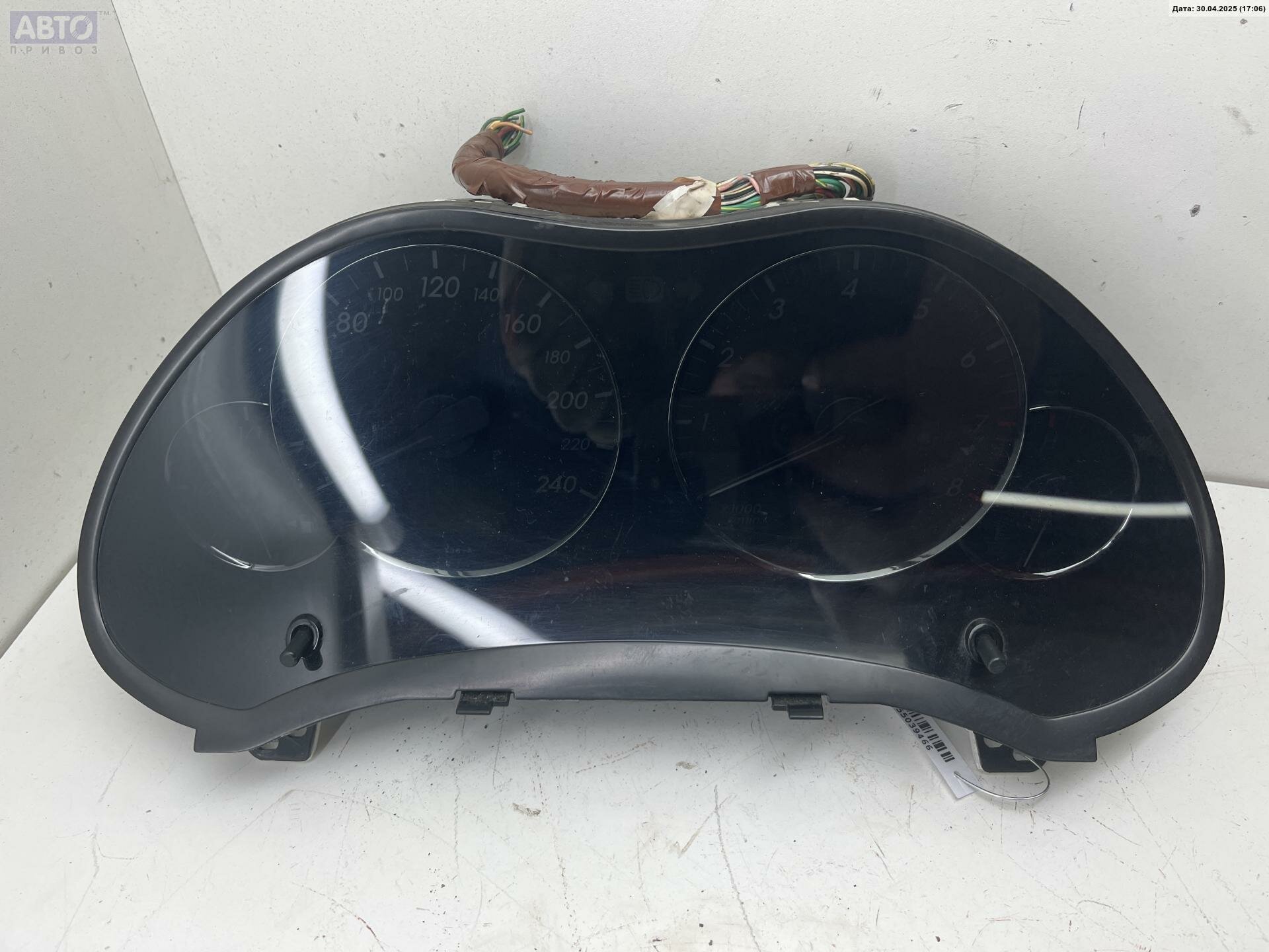 Щиток приборный (панель приборов) Toyota Avensis (2003-2008)