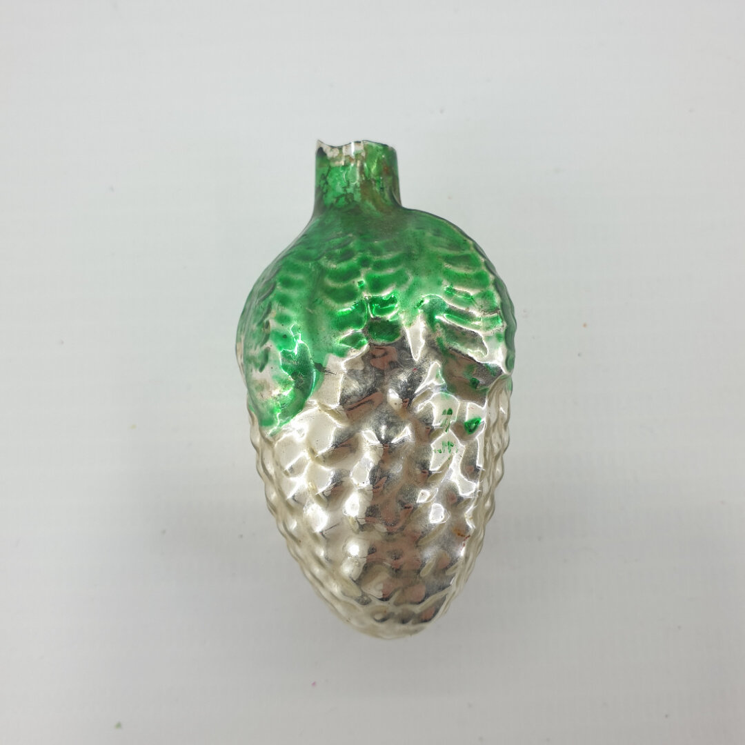 Ёлочная игрушка "Шишка". СССР.