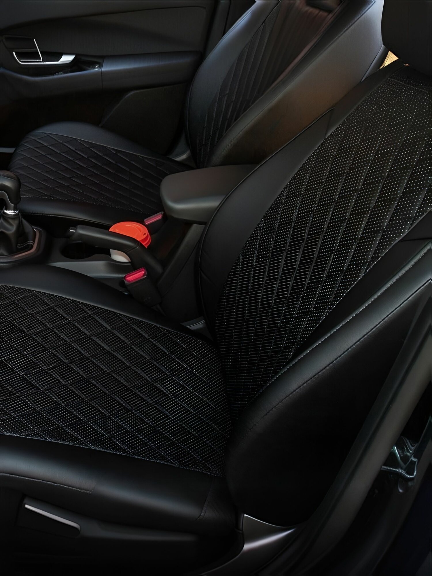 Авточехлы для Лады Гранты. (Сплошная задняя спинка)/ Lada Granta c ромбом, сплошная задняя спинка