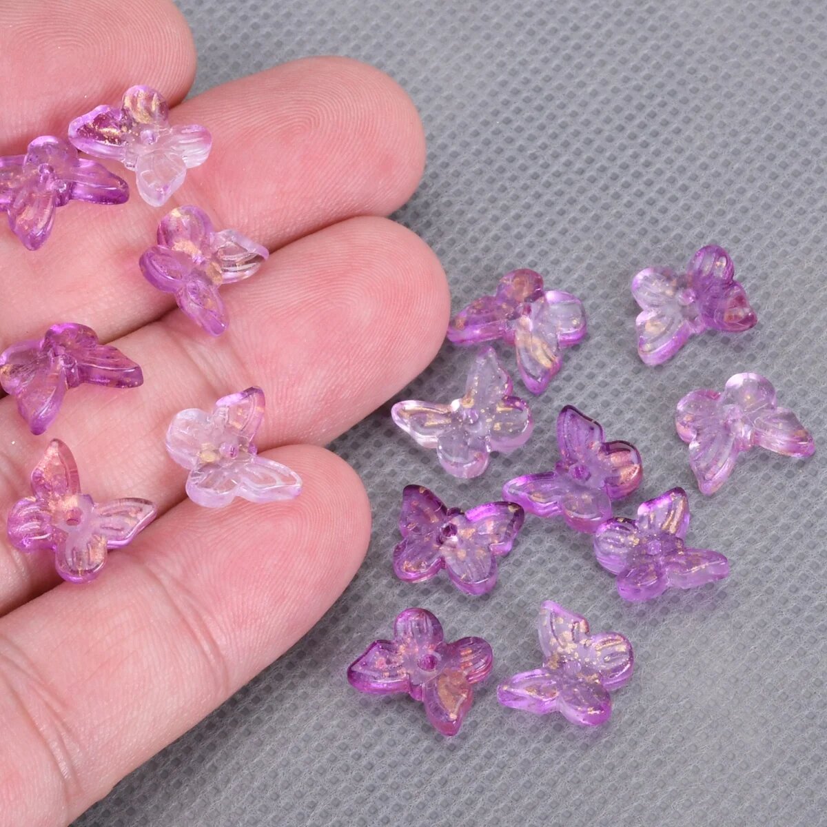 Бусины бабочки из стекла Light Purple 11x9 мм 20 шт