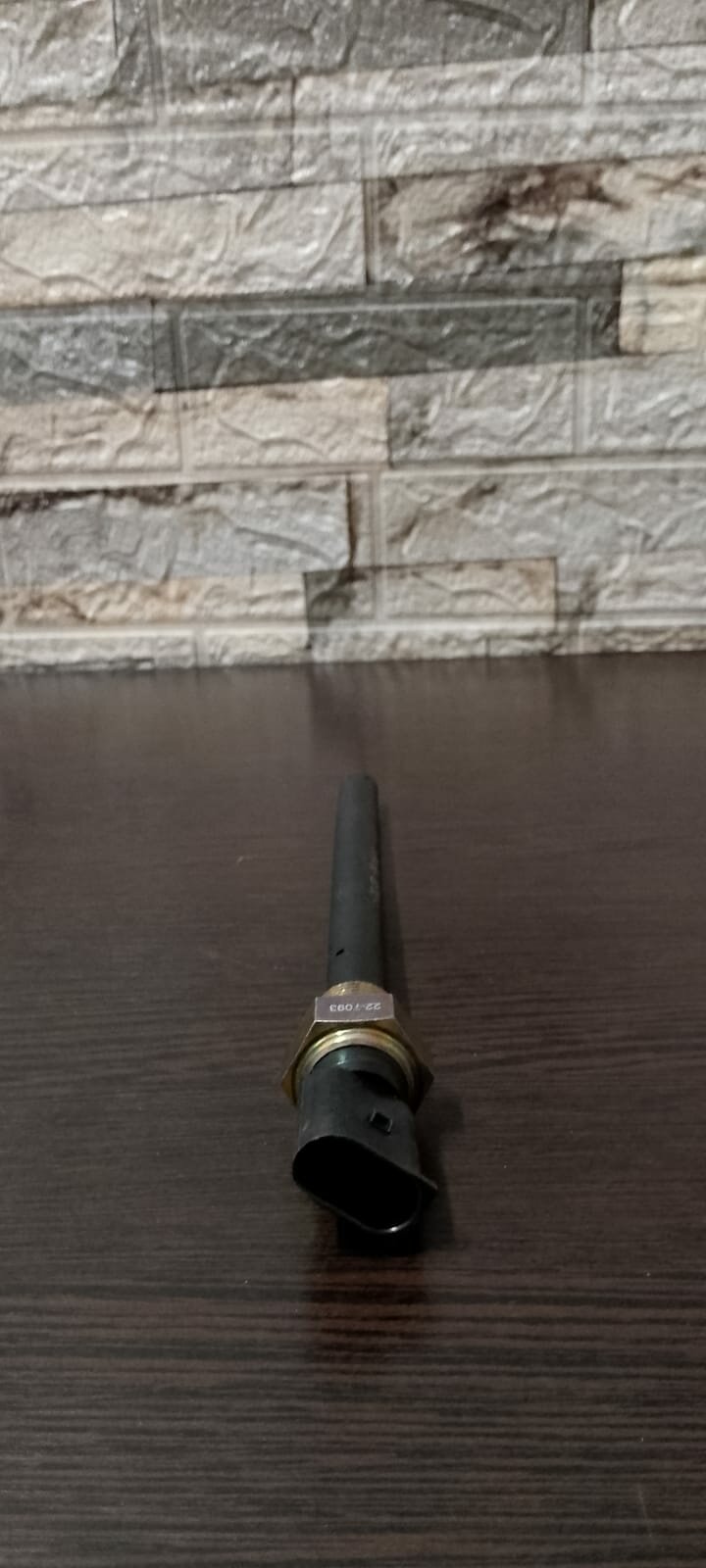 Датчик уровня масла для автомобилей КамАЗ 35490, Mercedes Axor