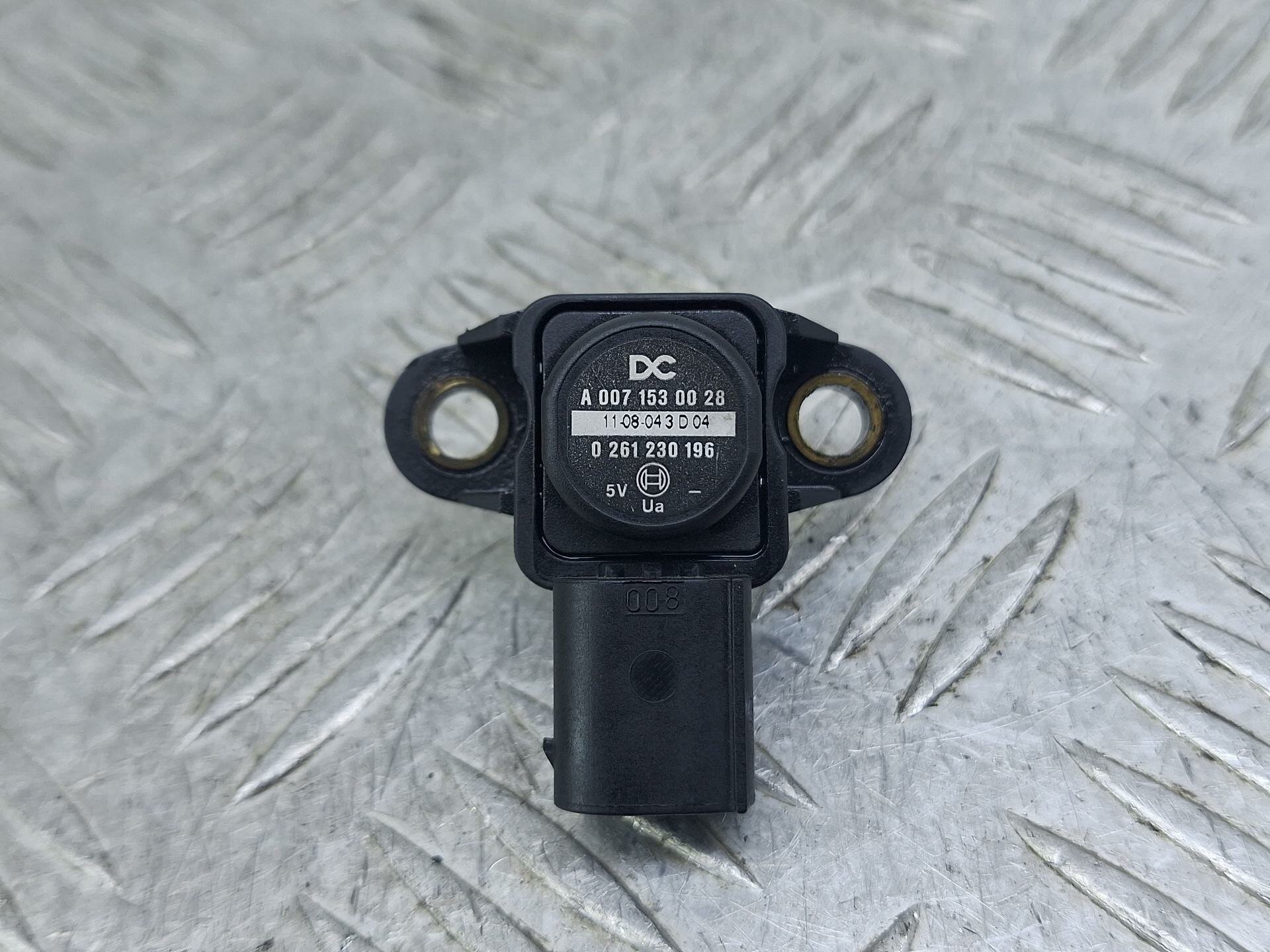 Датчик давления наддува Mercedes-Benz E W212 C207 2011 A0071530028