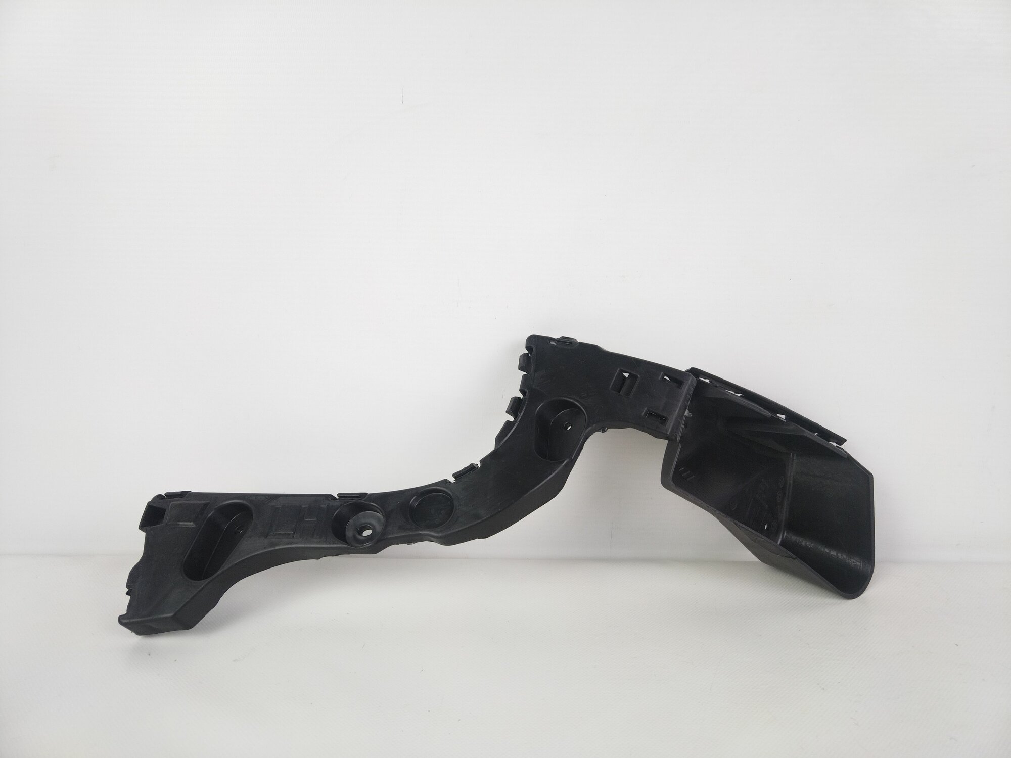 Кронштейн заднего бампера левый Фокус 3 Хэтчбек