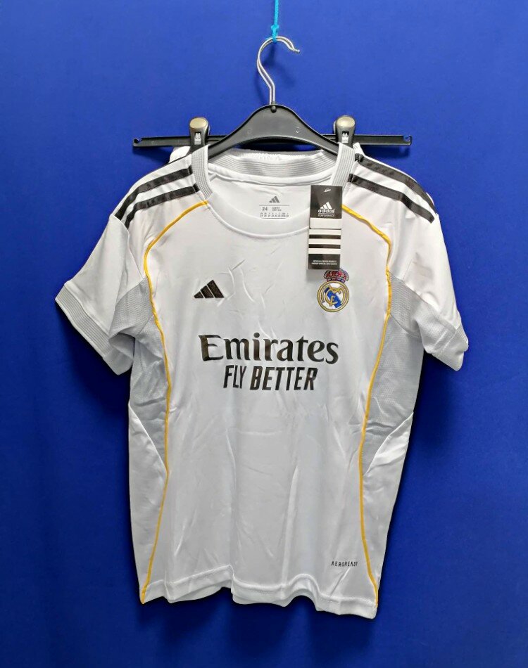 Реал мадрид детская размер 26 ( на 11-12 лет) форма комплект ( майка + шорты) фк футбольного клуба Белая