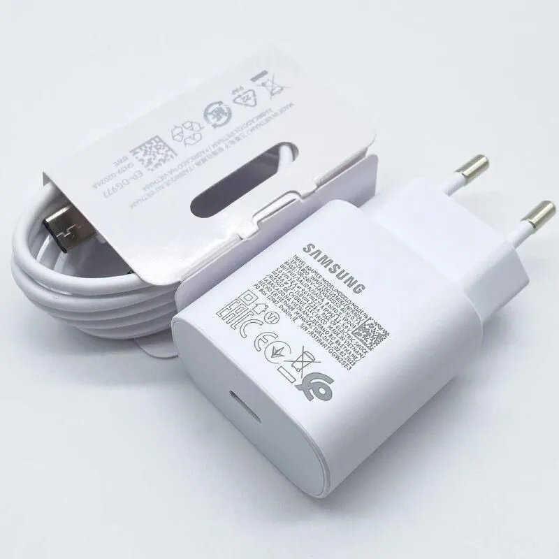 Сверхбыстрая зарядка 25 Вт обеспечивается премиум адаптером Samsung USB Type C