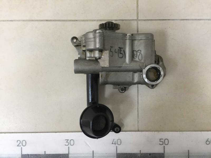 Насос масляный Volkswagen Tiguan 5N2 2011-2016 кат.номер: 06J115105AB