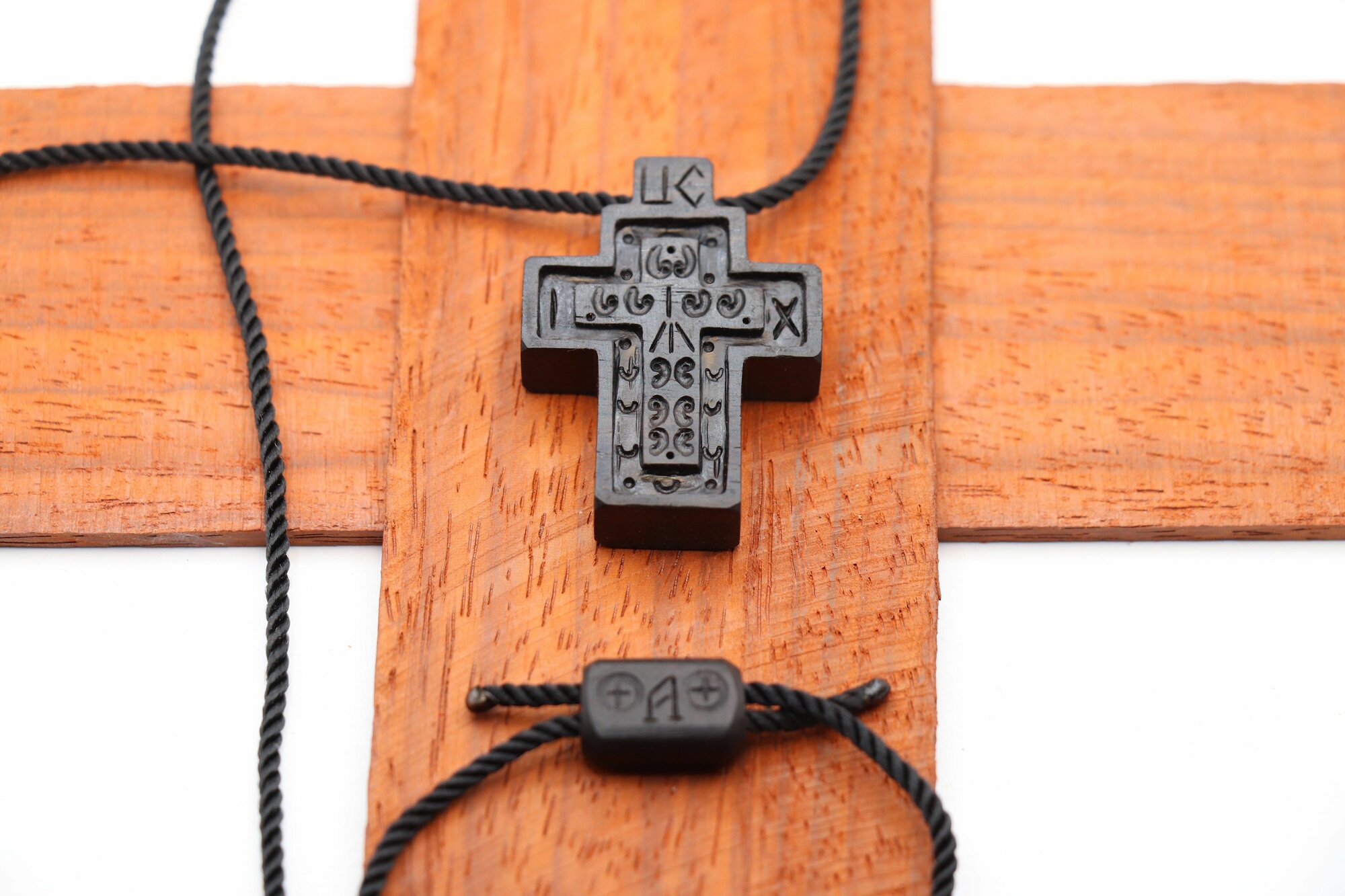 Крест нательный из ценного гренадила - Процветший крест