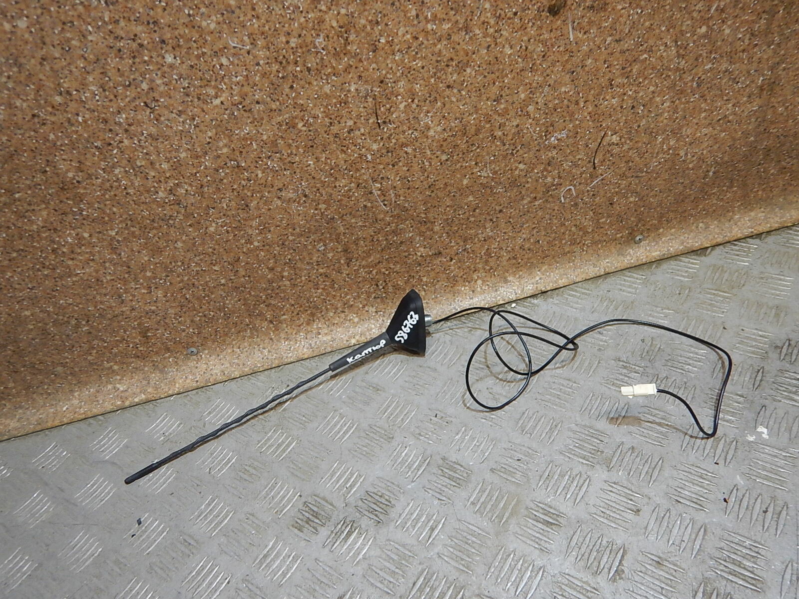 Б/У Антенна, Renault (Рено)-KAPTUR (16-) RENAULT KAPTUR (16-) Потертости. 586763 RENAULT арт. 282174889R