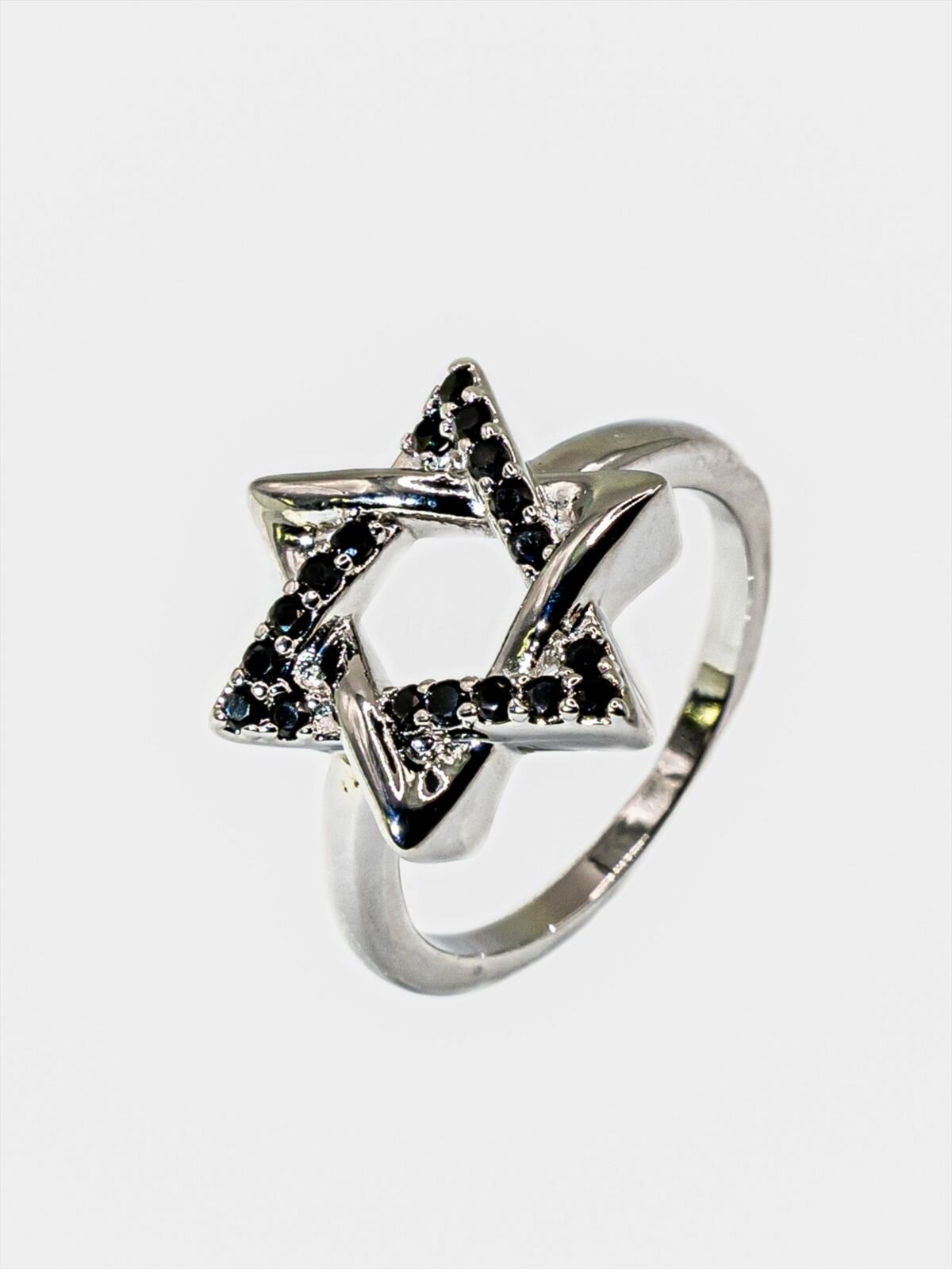 Кольцо, фианит