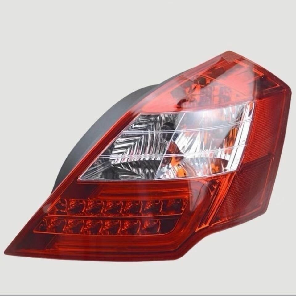 Правый задний фонарь Geely Emgrand EC 7 (Джили Эмгранд ).