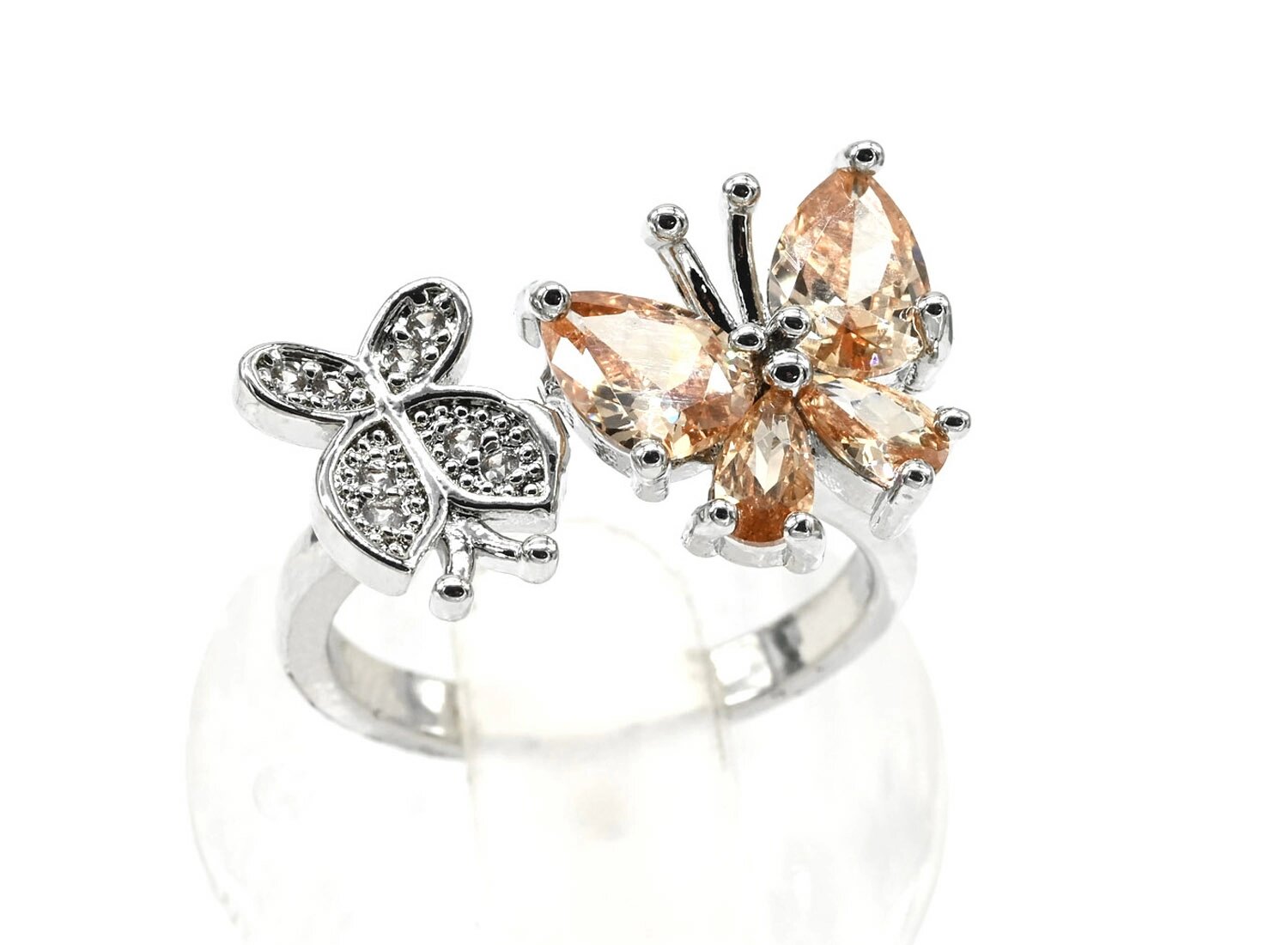 Кольцо, циркон