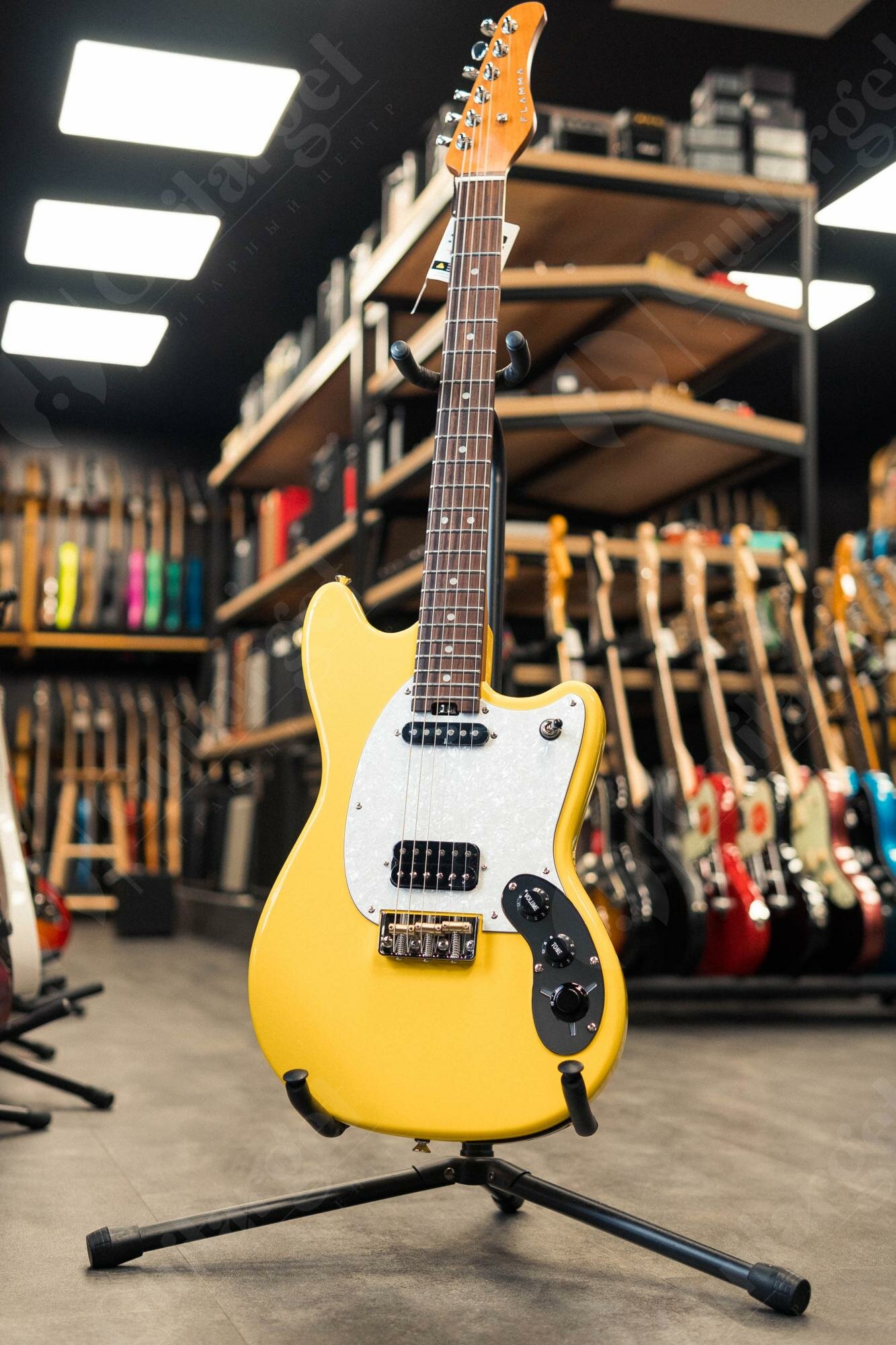 Электрогитара Flamma E1000-YW