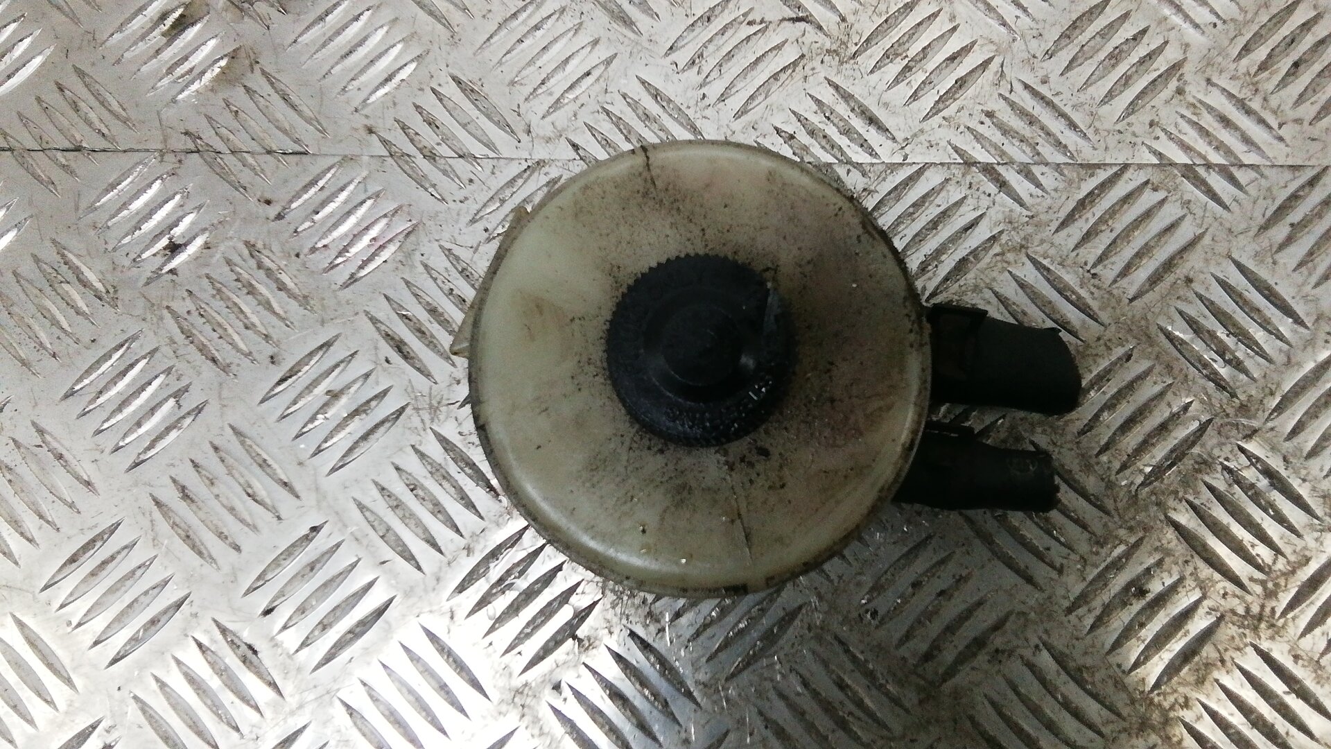 Бачок ГУ KIA CARNIVAL 1