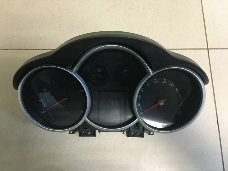 Панель приборов Chevrolet Cruze J300 2009-2016