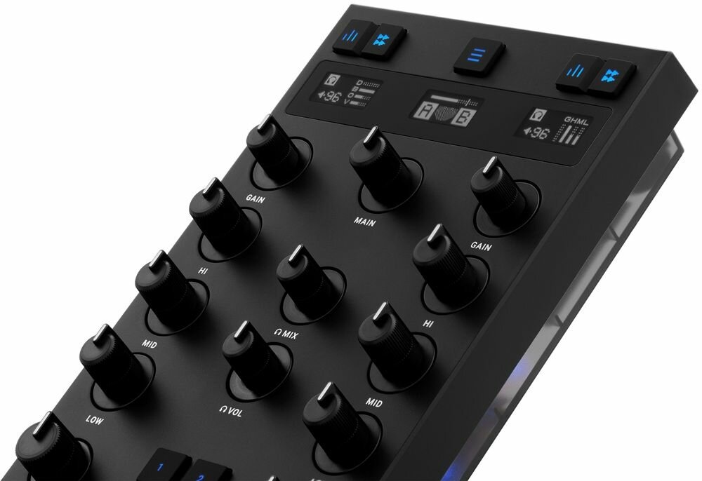 NATIVE INSTRUMENTS DJ контроллер Traktor Kontrol Z1 MK2 — фото 1