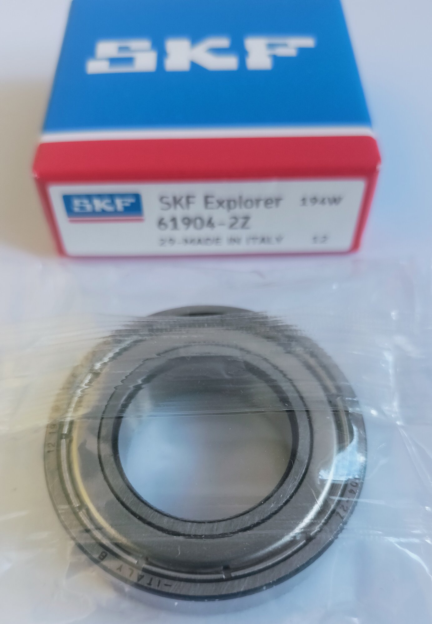Подшипник SKF 61904-2Z однорядный радиальный шариковый (20х37х9)