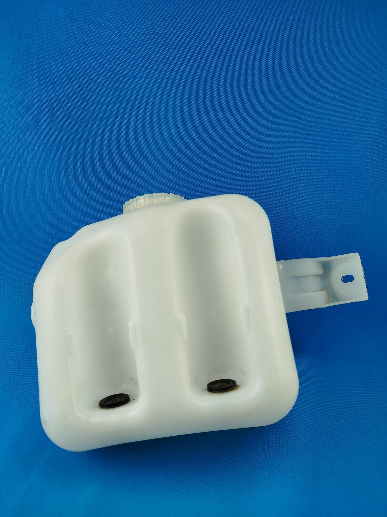 Бачок омывателя "ВАЗ" для а/м Гранта (под два мотора) (2190-5208102-10)