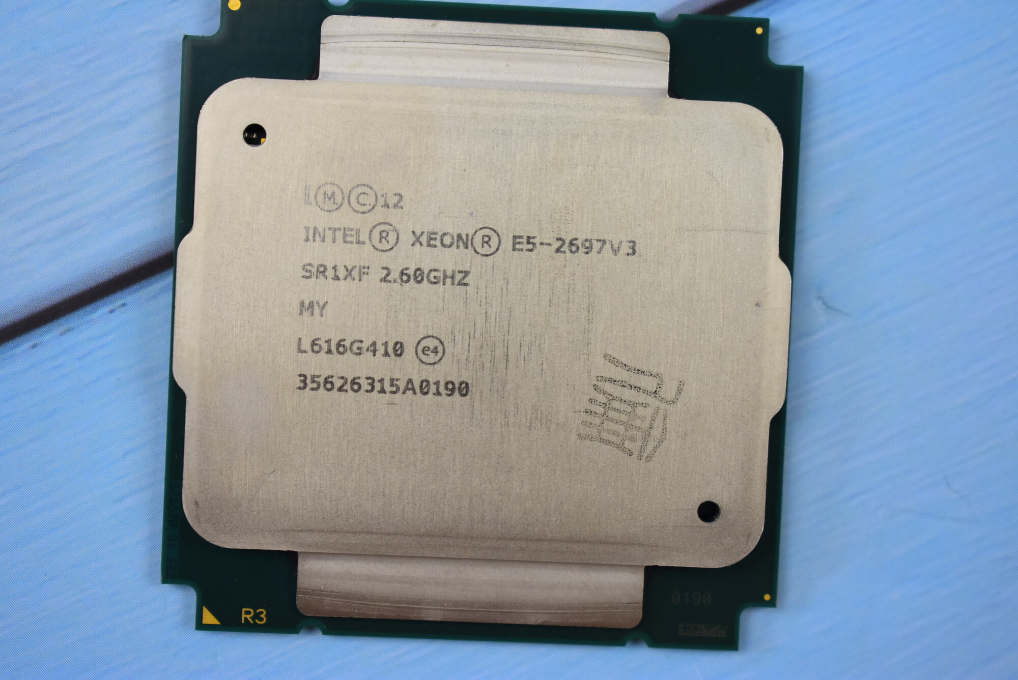 Intel Процессор Xeon E5-2697V3 - LGA 2011-3, 14 ядер, 28 потоков, Частота 2.6ГГц, Турбо частота до 3.6ГГц, 145W OEM (без кулера) — фото 1